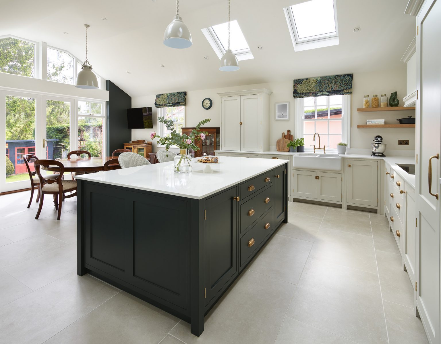 Traditional Country Kitchen Colchester | Davonport